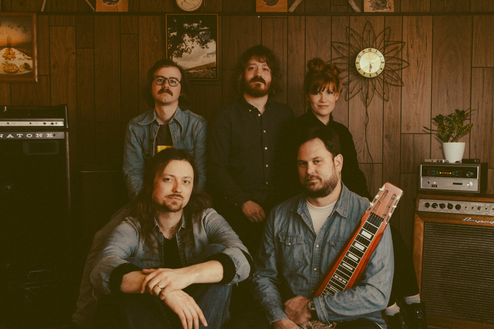 The Parson Red Heads: 'Please Come Save Me' [Video Premiere] | Vortex ...