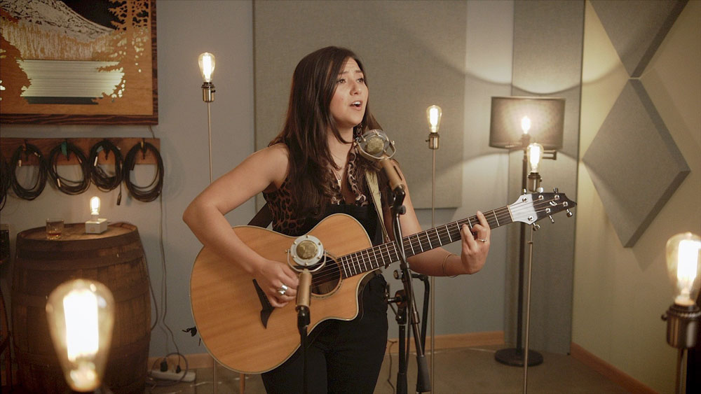 Crystal Lariza at Grand Lodge | Vortex Music Magazine